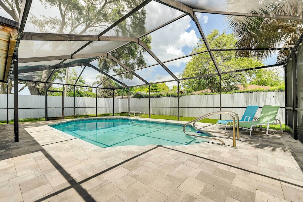 Pet-friendly Home W/ Pool In Palm Harbor! - Clearwater, FL