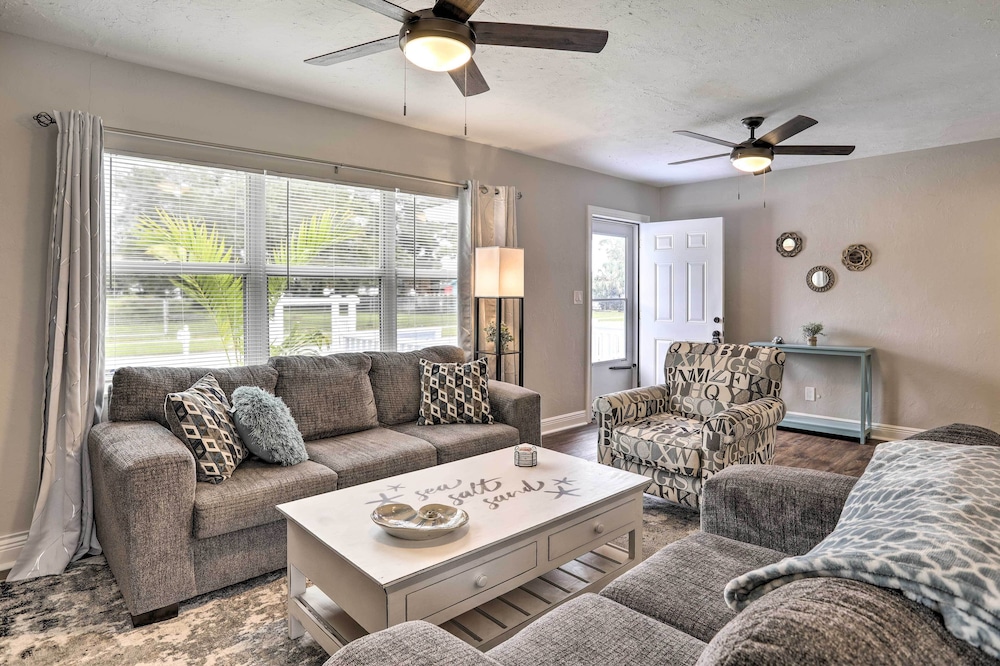 Pet-friendly Gulfport Home < 2 Mi To Beach - St. Pete Beach, FL