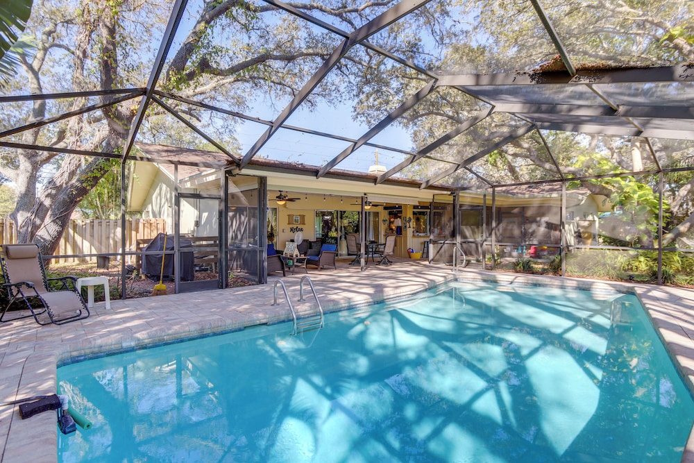 Prime Largo Vacation Rental W/ Lanai & Pool! - Indian Rocks Beach, FL