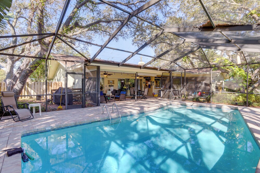 Prime Largo Vacation Rental W/ Lanai & Pool! - Indian Rocks Beach, FL