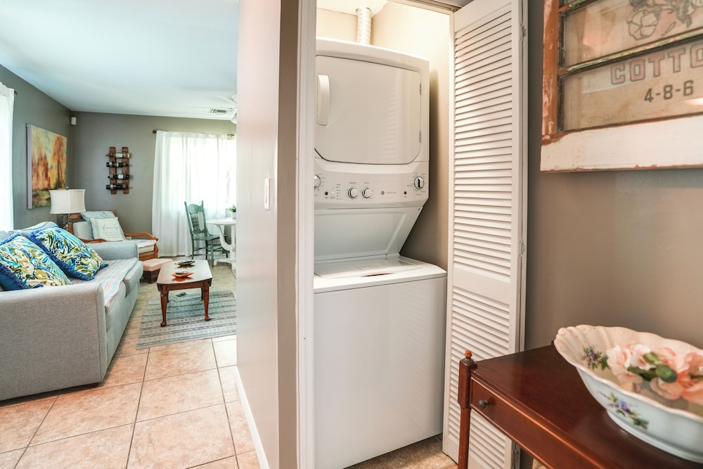 1 Mi To Lake Dora: Cottage W/ Shared Yard & Patio! - Mount Dora, FL