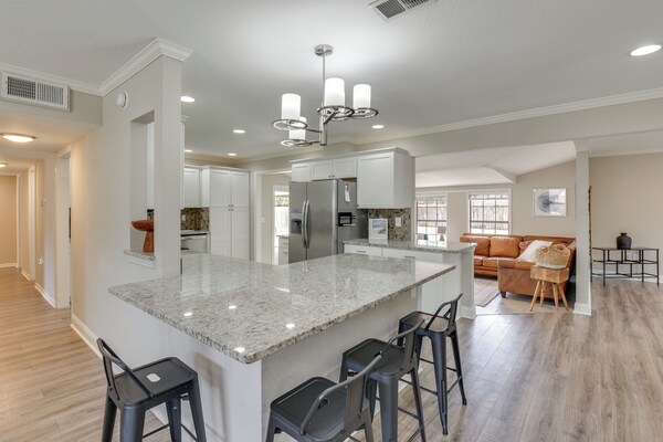 Spacious Fort Walton Beach Home ~ 2 Mi To Beach! - Fort Walton Beach, FL
