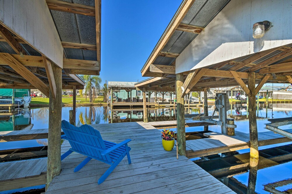 Sunny Waterfront Welaka Home W/ Private Dock! - Welaka State Forest, Crescent City