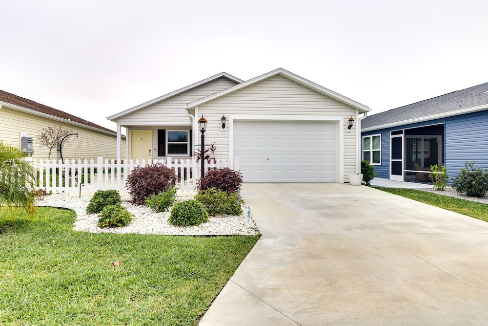 The Villages Home W/ Golf Cart & Community Pools! - Wildwood, FL