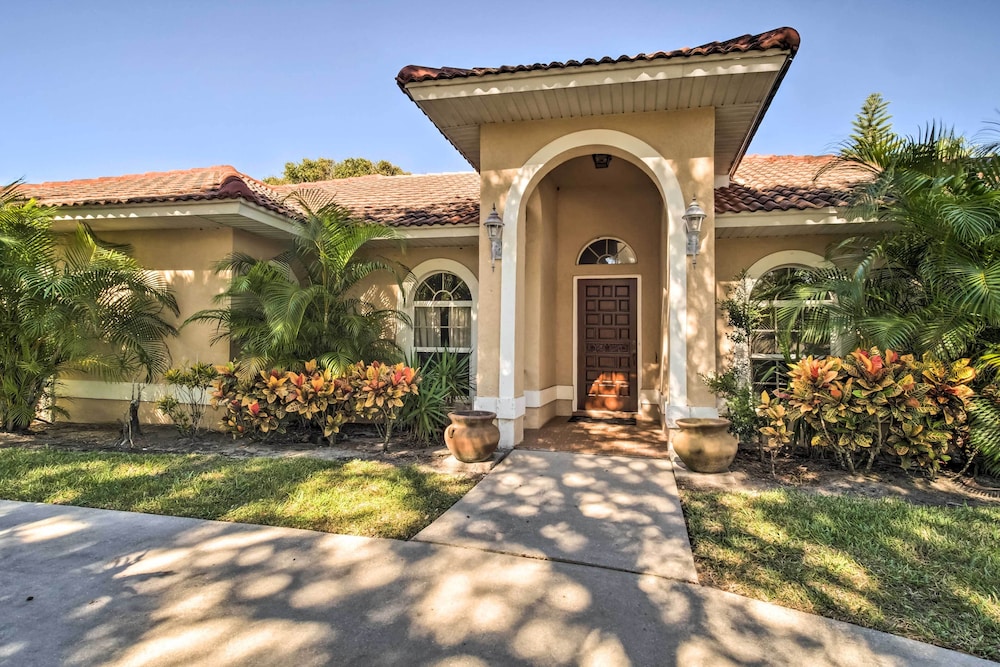 Pet-friendly Home In Vero Beach, 1 Mi To Beach! - Vero Beach, FL