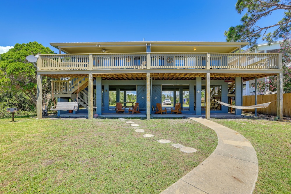 Waterfront Cedar Key Duplex Home: Grill & Dock! - Cedar Key, FL