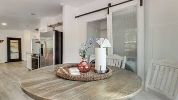 Casa (2 Bedrooms) | Interior
