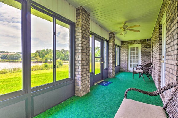 Waterfront Pensacola Home W/ Florida Room! - Pensacola, FL