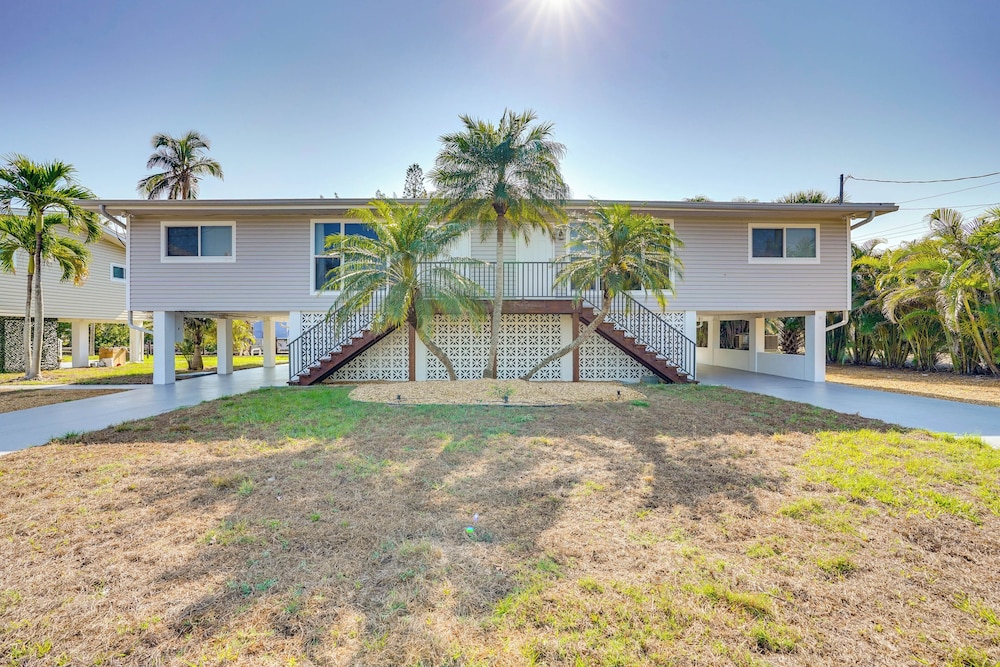 Bonita Springs Vacation Rental < 1 Mi To The Beach - Bonita Springs, FL