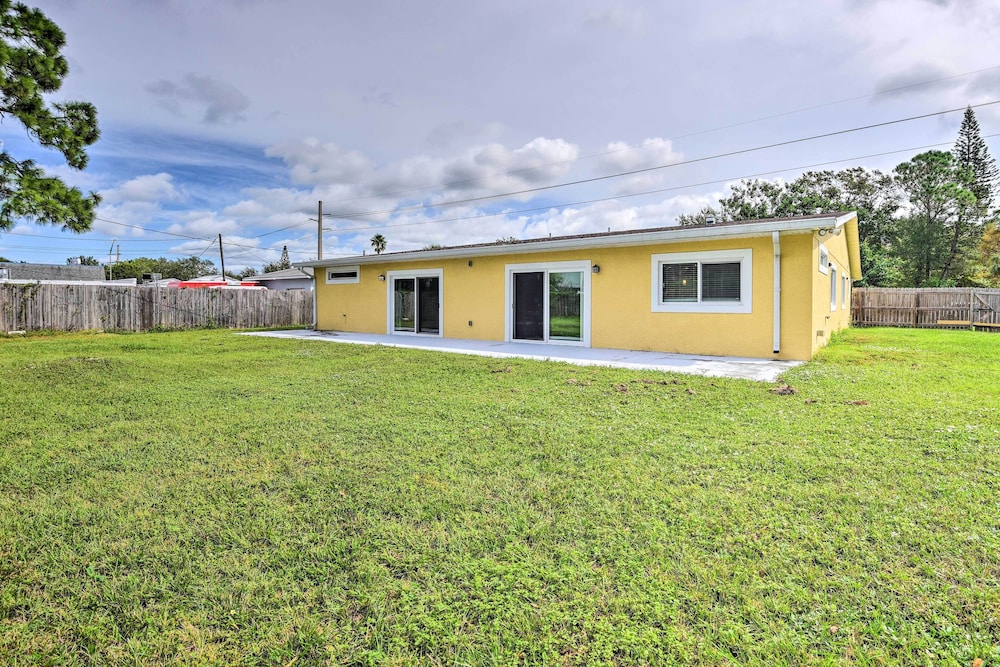 3 Mi To Dtwn Bradenton: Home W/ Yard! - Bradenton, FL