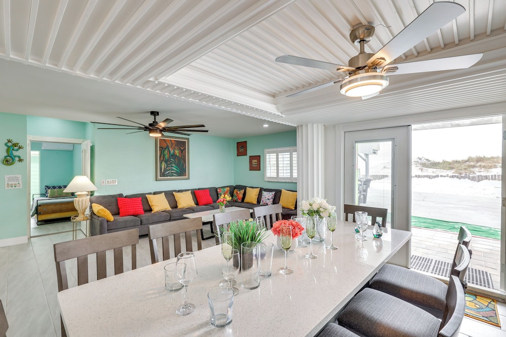 Breezy White Sands House Steps To Gulf Shore! - Clearwater Beach, FL