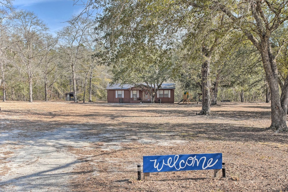 Charming Retreat On 20 Acres W/ Private Lake! - Colleton State Park, Walterboro