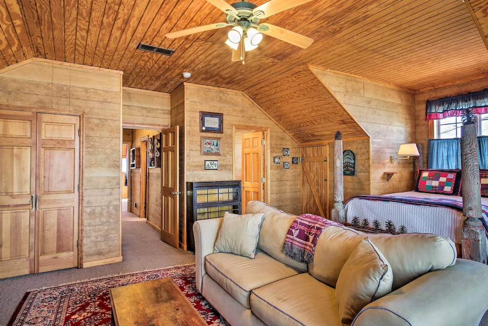 Charming Waterfront Ridgeway Cabin W/ Dock! - Camden, SC