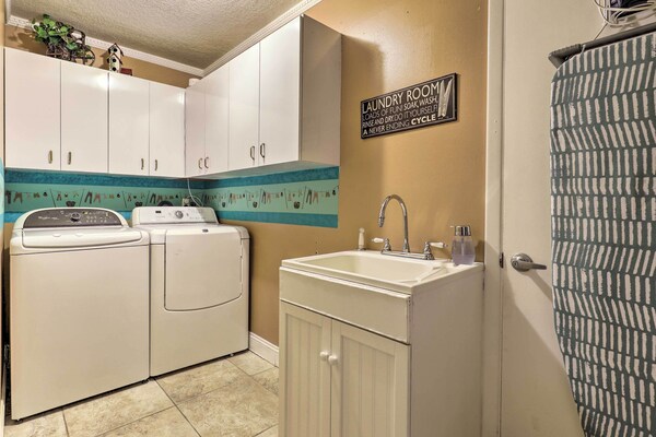 Cozy Home In Heart Of Tampa W/ Lanai & Pool! - Tampa, FL