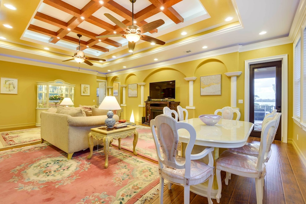 Elegant Venice Home W/ View - Walk To Beach! - Venice Beach, FL