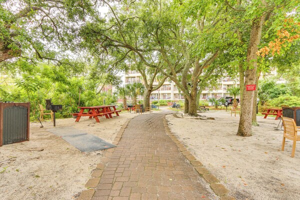Beach & Pool Access: Hilton Head Condo W/ Balcony - Palmetto Dunes, SC
