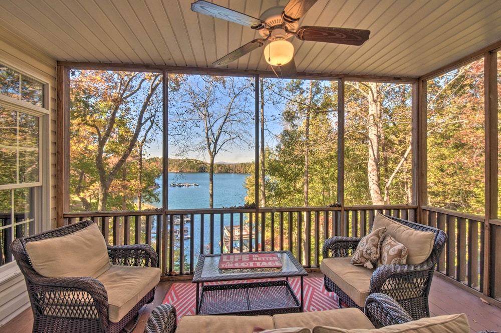 Lake Keowee Escape W/ Dock, Deck & Lake Access! - Lake Hartwell