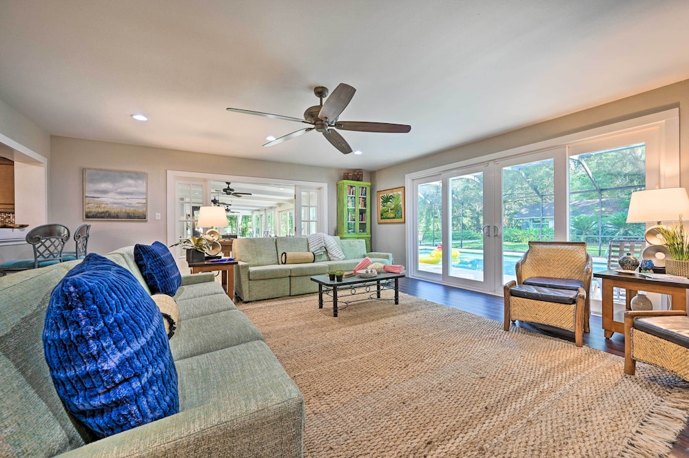 Huge Lutz Family Retreat W/ Game Room & Pool! - Tampa, FL
