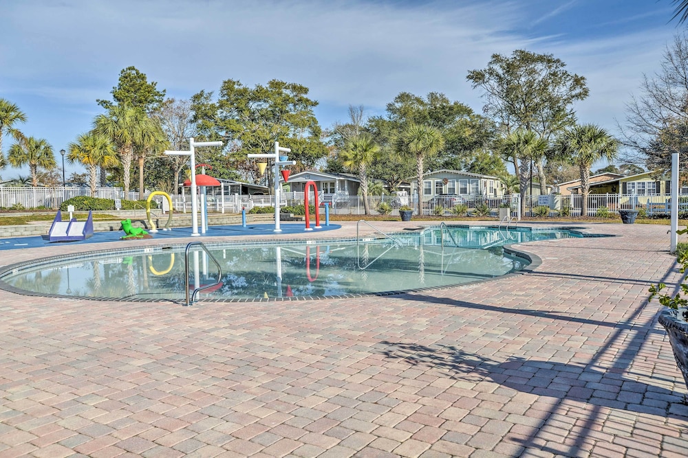 Walk To Ocean: Surfside Beach Home W/ Pool Access - Murrells Inlet, SC