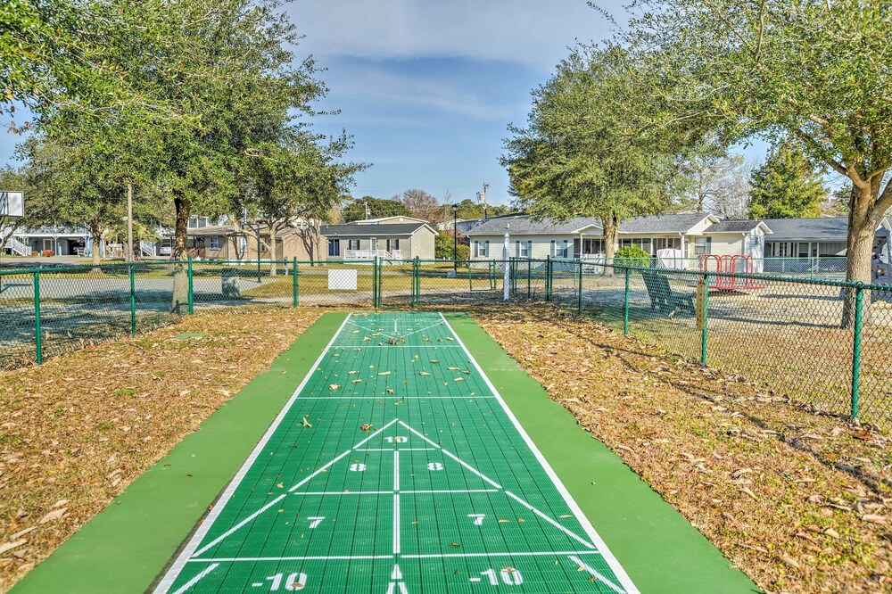 Walk To Ocean: Surfside Beach Home W/ Pool Access - South Carolina