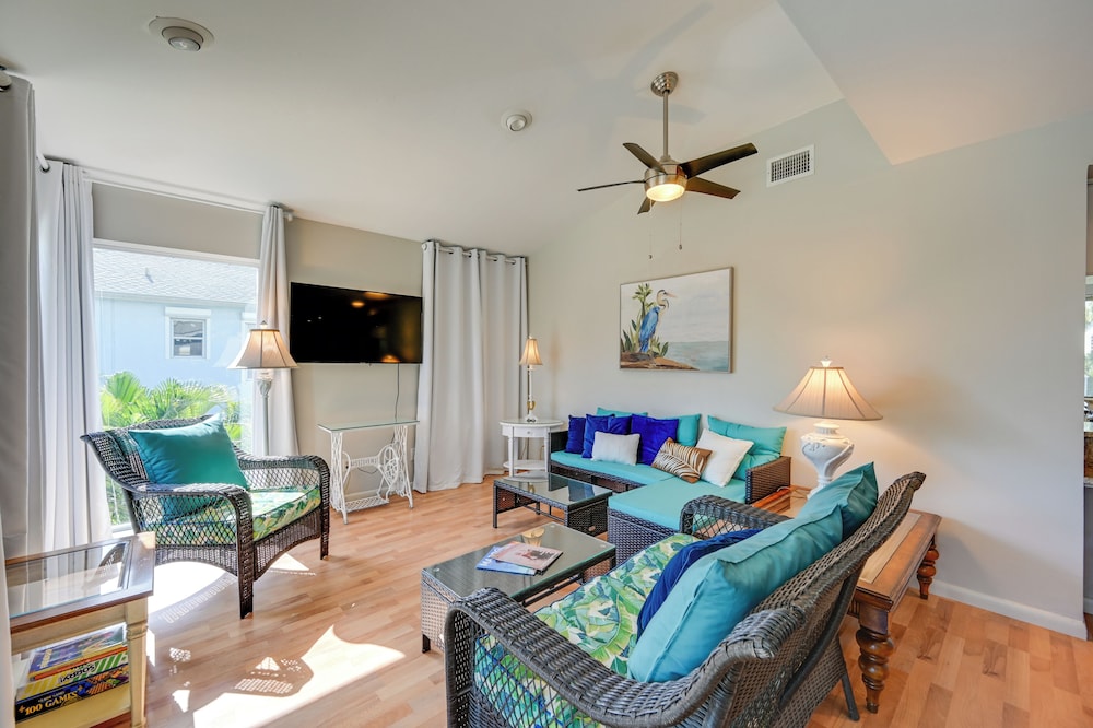 Sunny Marco Island Gem W/ Shared Pool & Dock! - Marco Island, FL