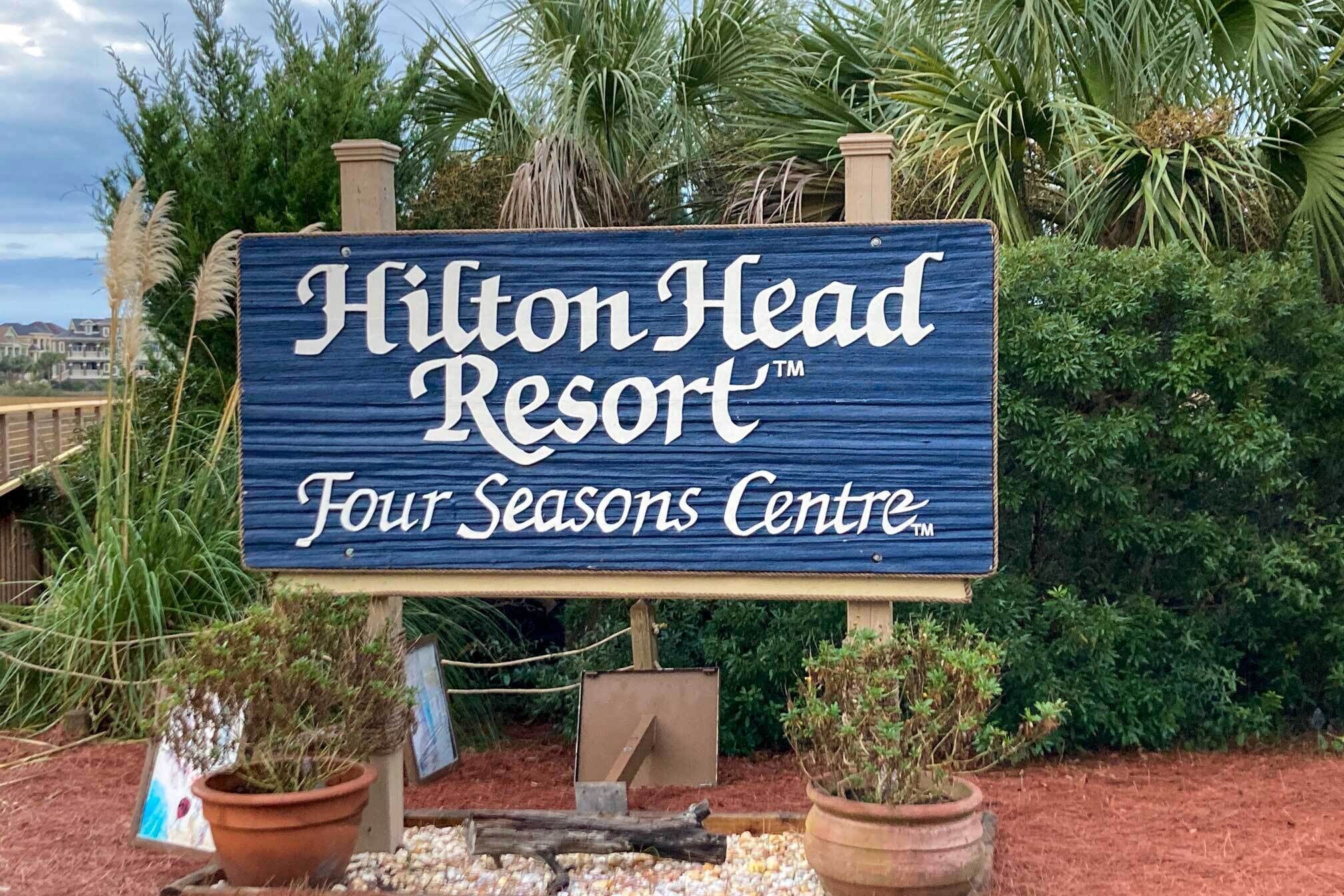 Placa de madeira para o Hilton Head Resort™ Centro Four Seasons.
