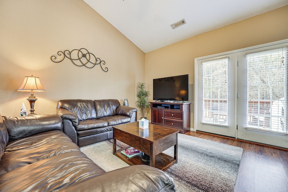 Walk To The Strip: Family-friendly Branson Home - Branson, MO