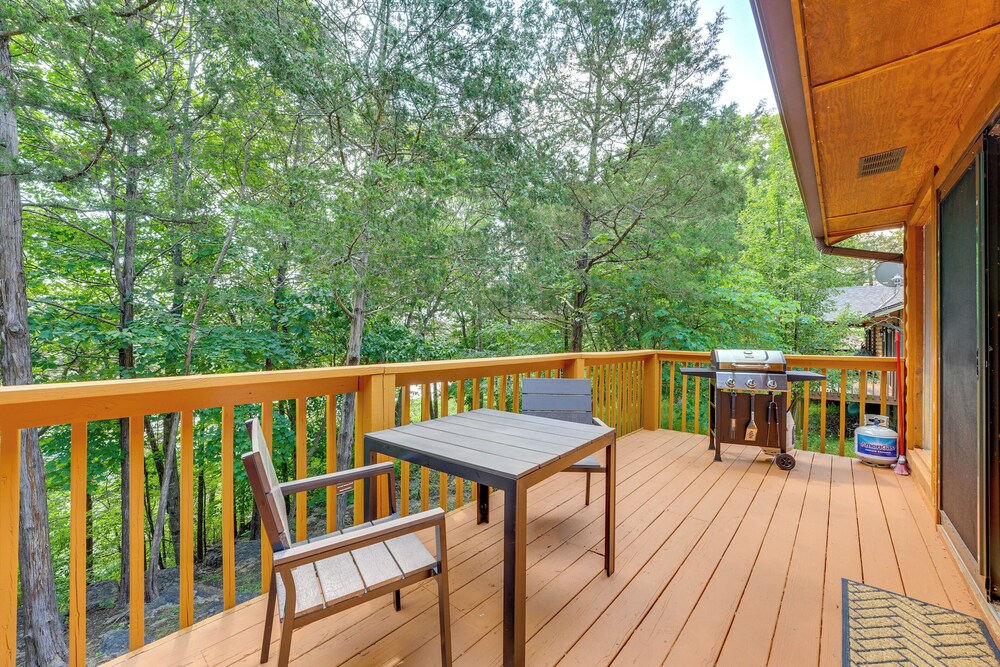 Cozy Table Rock Lake Vacation Rental W/ Deck - Mississippi
