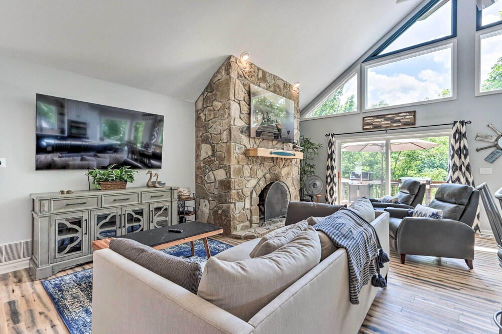 Lakefront Family Retreat In Osage Beach! - Osage Beach, MO