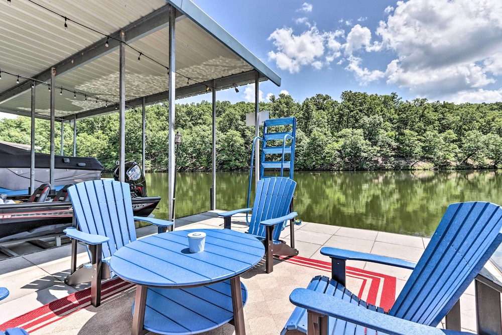 Lakefront Family Retreat In Osage Beach! - Osage Beach, MO