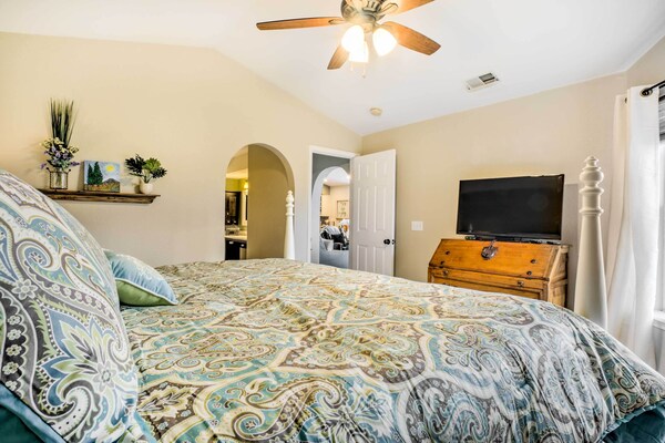 Holiday Hills Resort Condo: 3 Mi To Branson Strip! - Missouri