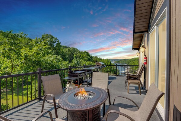 Lake-view Osage Beach Resort Home W/ Game Room! - Sunrise Beach, MO