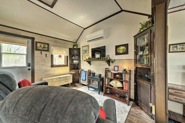 Lovely Couples Escape On Mississippi River! - Grafton, IL