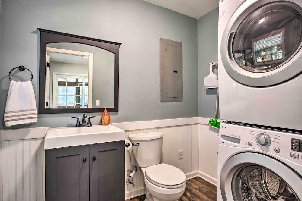 Modern Home W/ Yard + Deck, 1 Mi To Clemson U! - Lake Hartwell