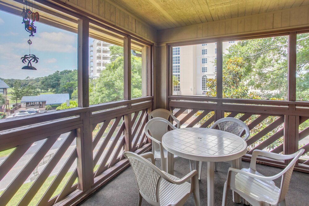 3 Blocks To Ocean: Resort Condo In Myrtle Beach! - Myrtle Beach, SC