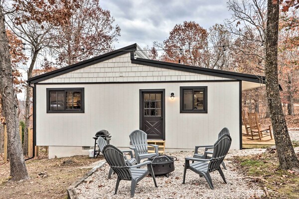 Cottage W/ Grill & Fire Pit In Osage Beach! - Osage Beach, MO