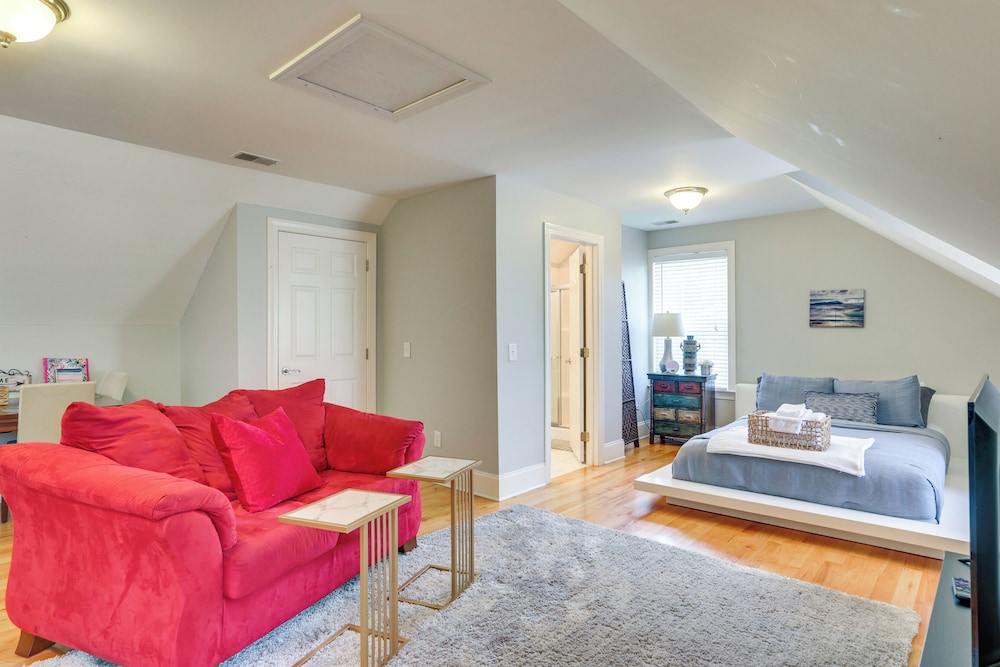 4 Mi To Dtwn: Simplistic Summerville Studio - Moncks Corner, SC
