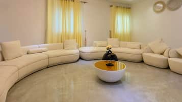 Suíte presidencial | Cofres nos quartos, individualmente decorados