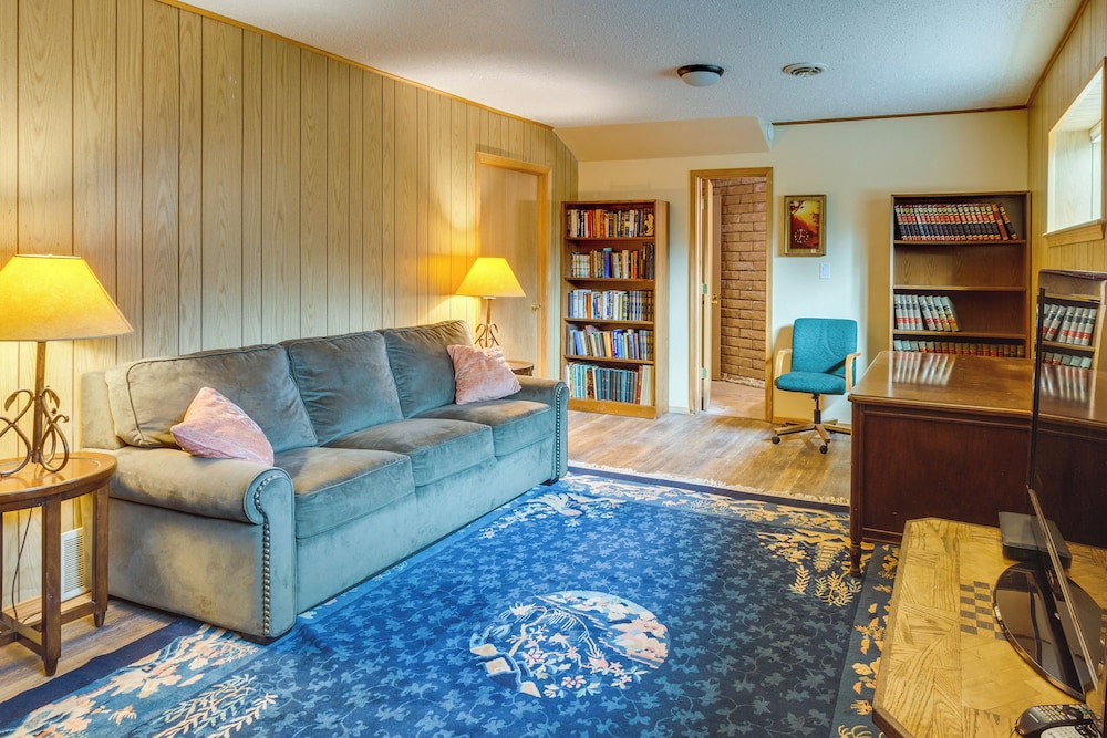 Angel Fire Home W/ Deck ~ 3 Mi To Ski Resort! - Angel Fire, NM