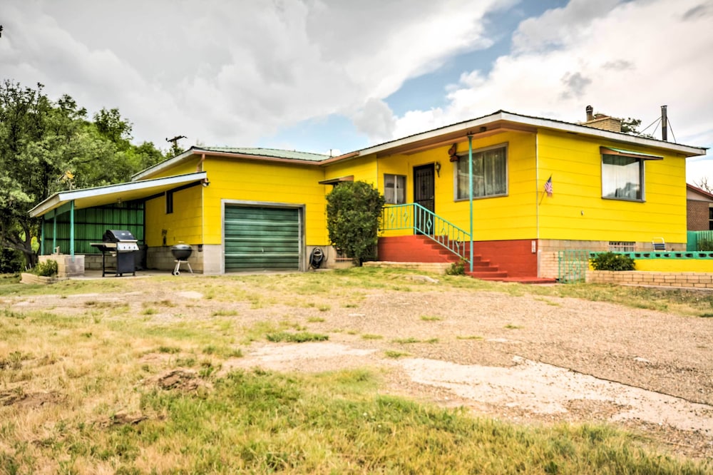 Bright Springer House W/ Hammock & Orchard Views! - New Mexico