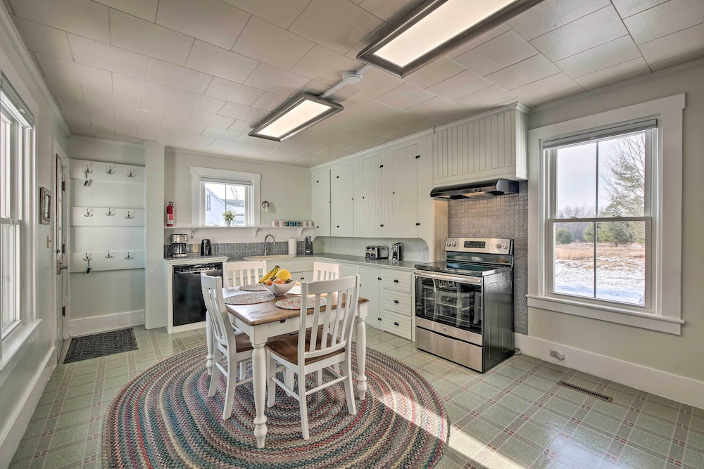 Historic Waldoboro House Near Lakes, Boating, Etc! - Maine