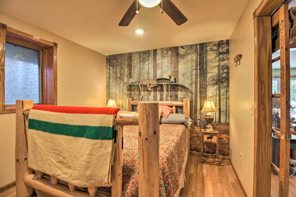 Lakefront Deer River Apt W/ Dock, Fire Pit & Patio - White Oak Casino