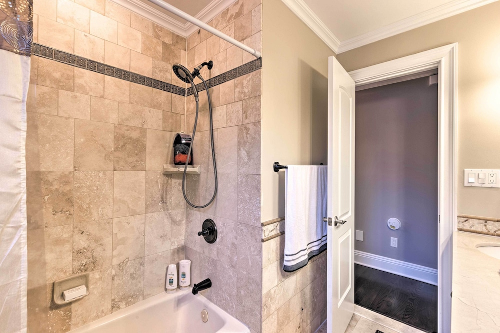 25 Mi To Nyc: Walkable Long Island Apt W/ Balcony - Nouvelle-Rochelle, NY