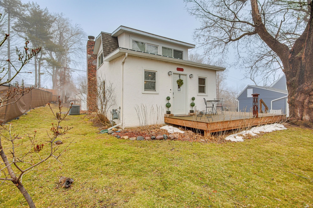 8 Mi To Downtown: Convenient Minneapolis Home - Eden Prairie, MN