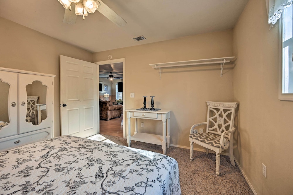 Pet-friendly 'Shady Oaks' Broken Bow Gem W/ Patio! - Broken Bow, OK
