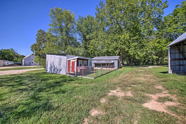 Peaceful Guest Home W/ Patio On 152-acre Farm - New Haven, MO