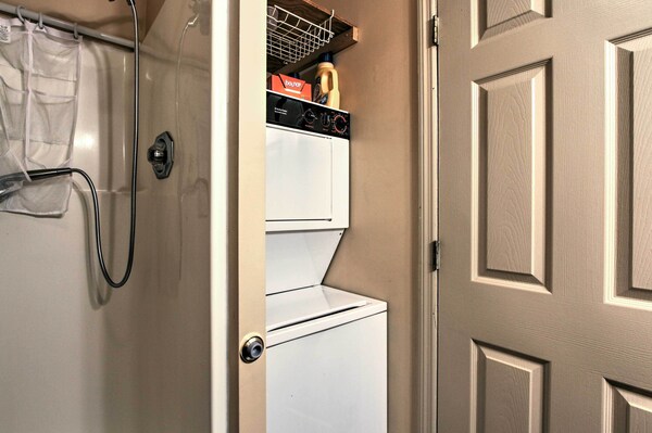 Gatlinburg Home W/ Hot Tub ~ 4 Mi To Town! - Gatlinburg, TN