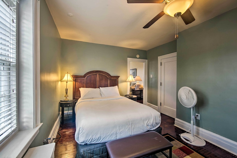 Walk To Shops, Dining & City Park: Reading Apt - Reading, PA