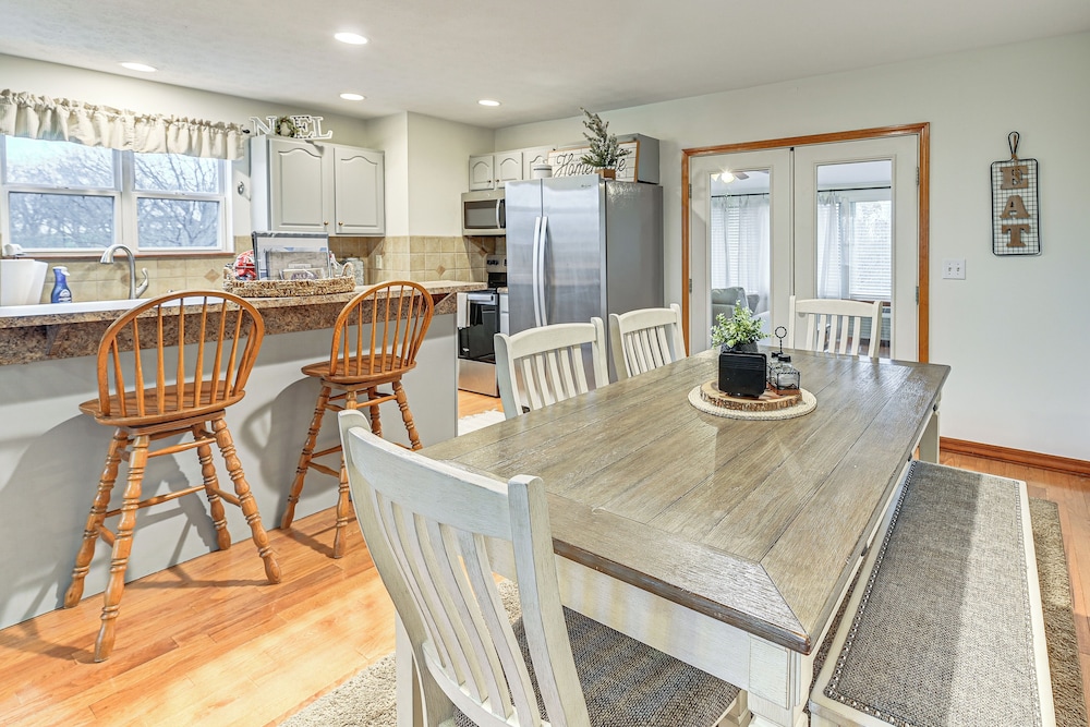 Williamstown Gem W/ Private Pool & Hot Tub! - Falmouth, KY