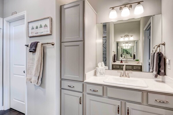 Spacious Home W/ Patio Near Fishers! - Fishers, IN